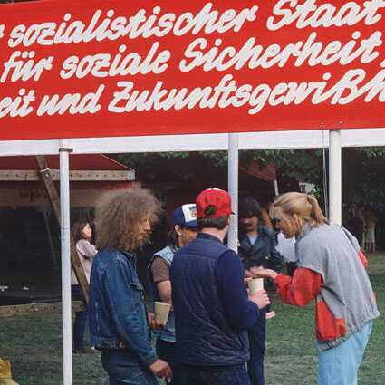 Commonalities and differences FRG vs GDR: Democracy - Deutschstunde ...