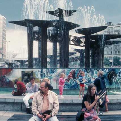 Commonalities and differences FRG vs GDR: Ideology vs. Reality ...