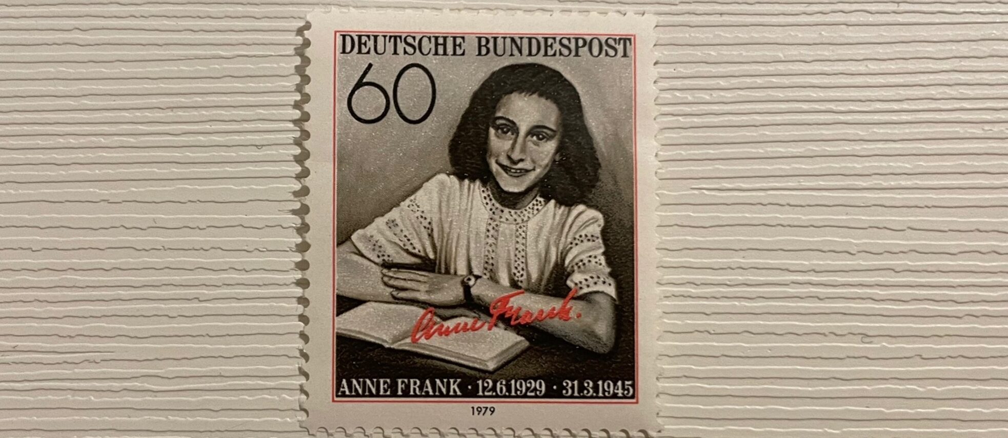 Ana Frank - La plaza Ana Frank en Gràcia - Goethe-Institut España