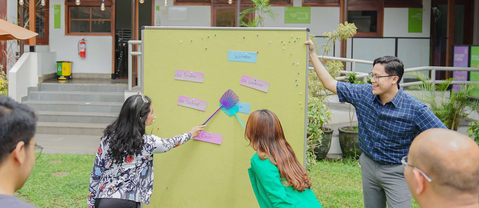 KURSUS EKSTENSIF, INTENSIF DAN SUPERINTENSIF - Goethe-Institut Bandung ...