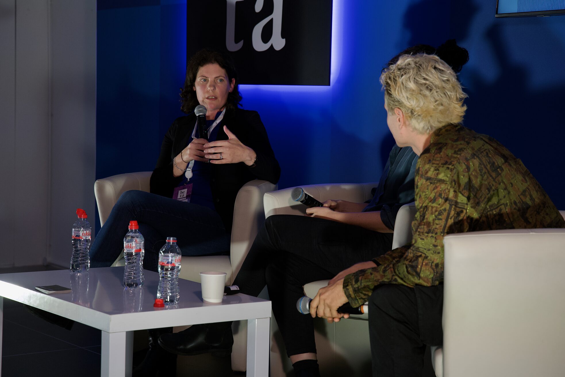 Art as a Critical Compass Through Quantum Technologies - Living in a ...