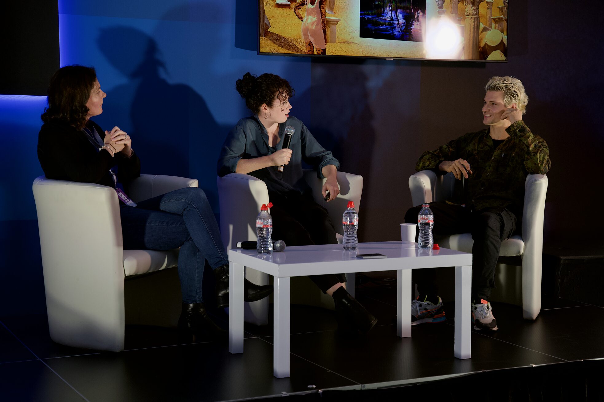 Art as a Critical Compass Through Quantum Technologies - Living in a ...