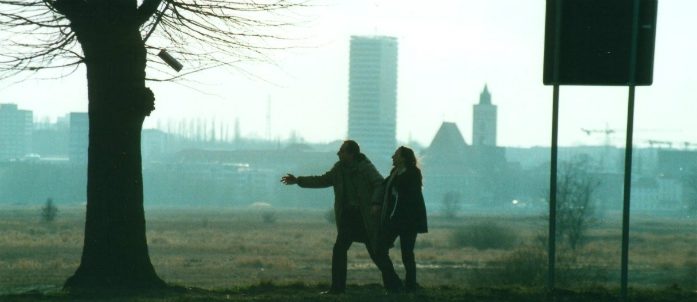 Κινηματογραφος: ΜΙΚΡΑ ΨΕΜΑΤΑ, ΜΕΓΑΛΕΣ ΑΠΙΣΤΙΕΣ (2002, 111´) (Halbe ...